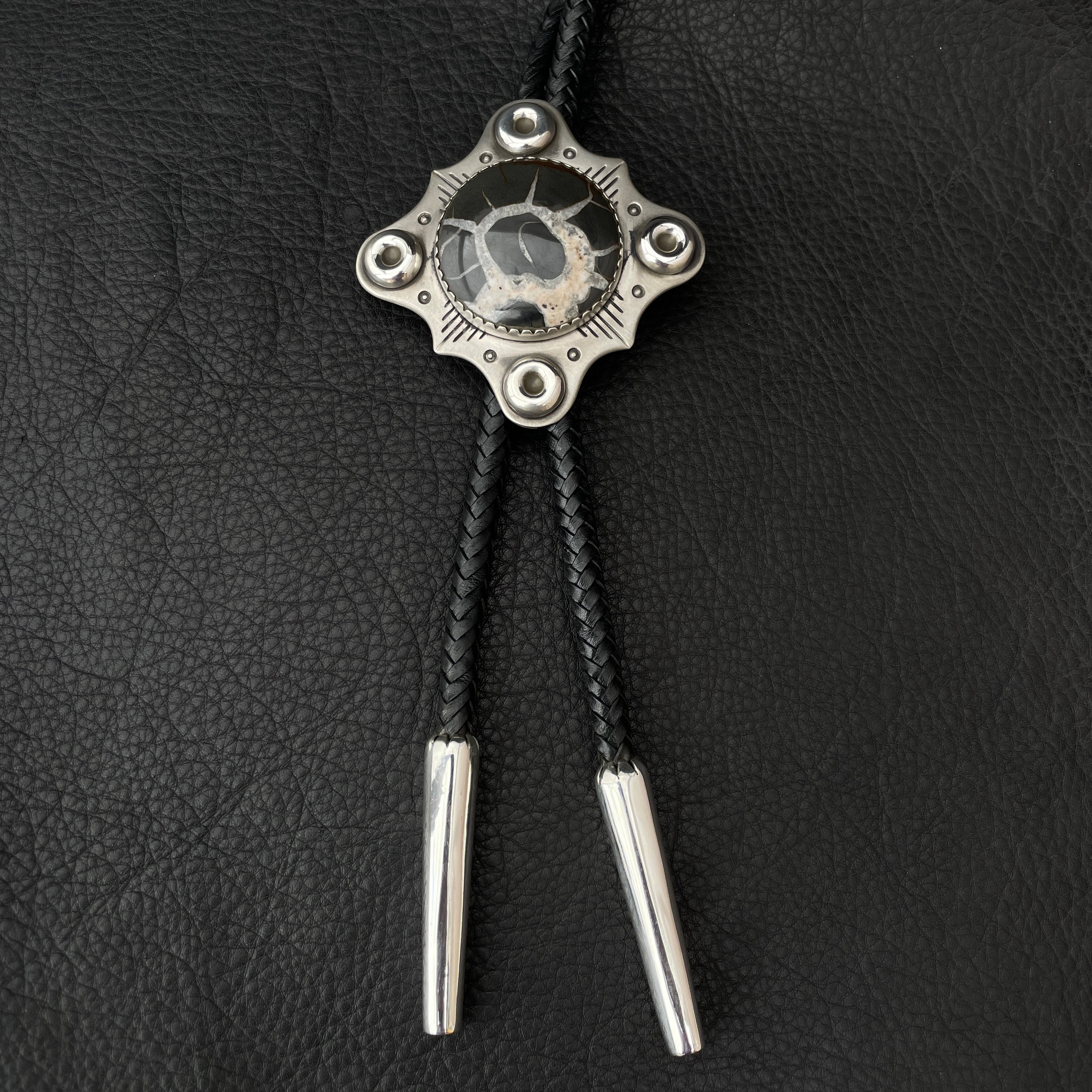 Waddie CrazyHorse – CrazyHorse Classics